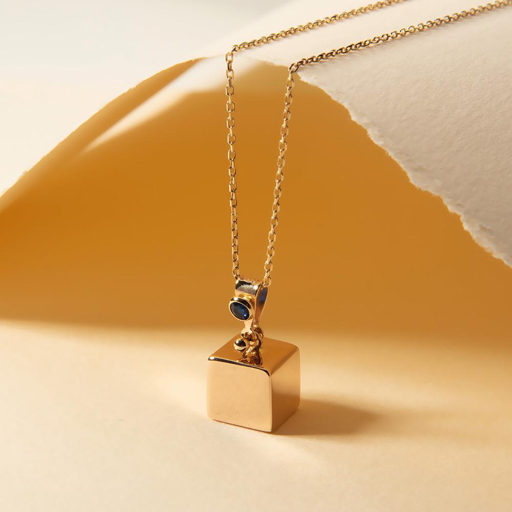 Sapphire Cube Pendant Necklace 18" in 14K Yellow Gold For Sale at 1stDibs