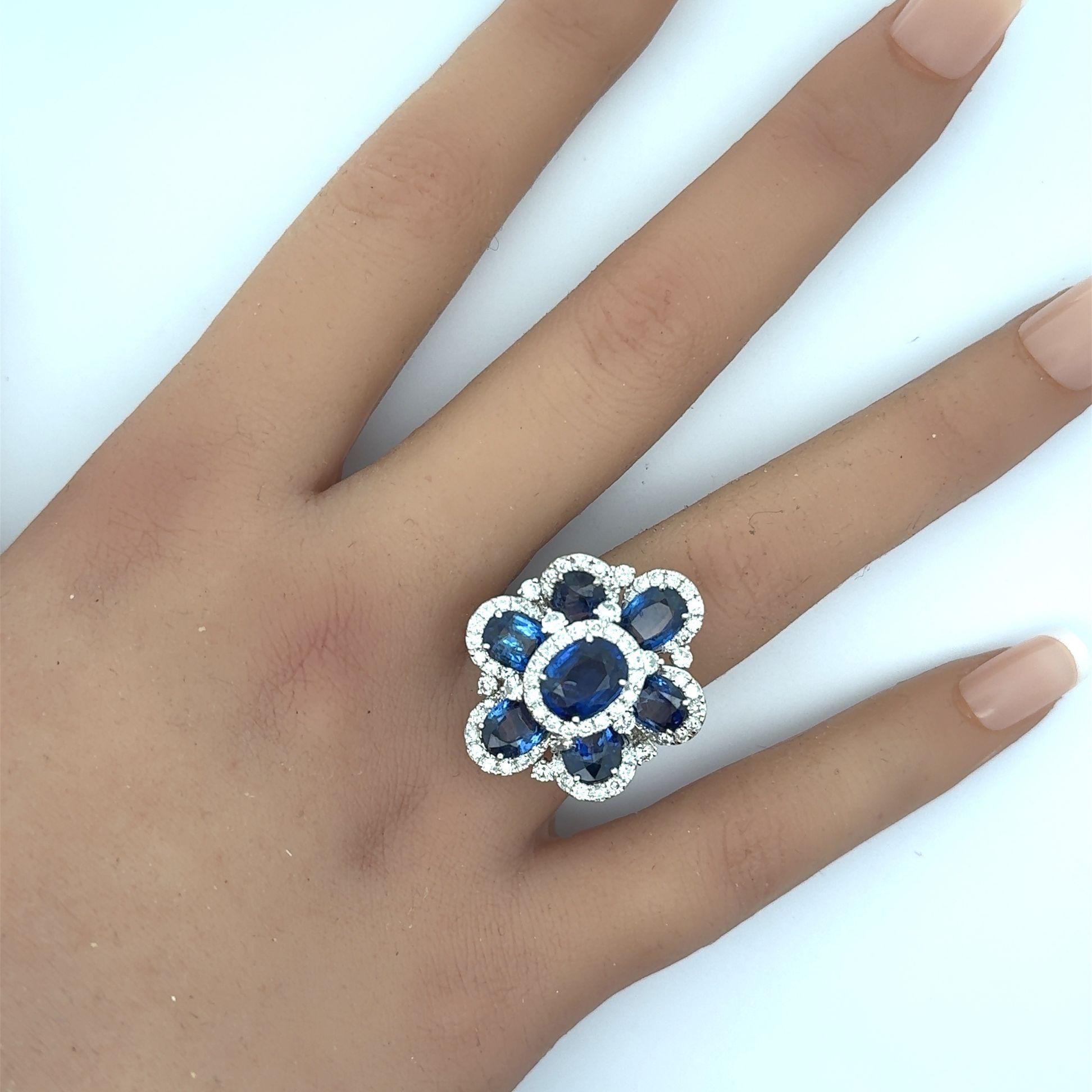 Sapphire Diamond 18k White Gold Flower Ring For Sale at 1stDibs