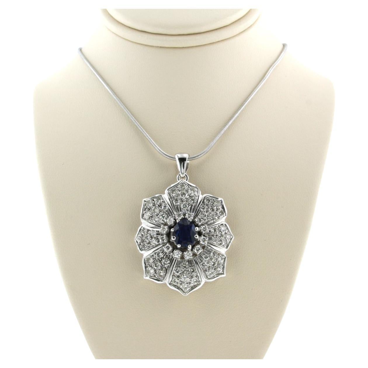 14K White Gold Gradient Blue Sapphire Pendant Necklace For Sale at 1stDibs