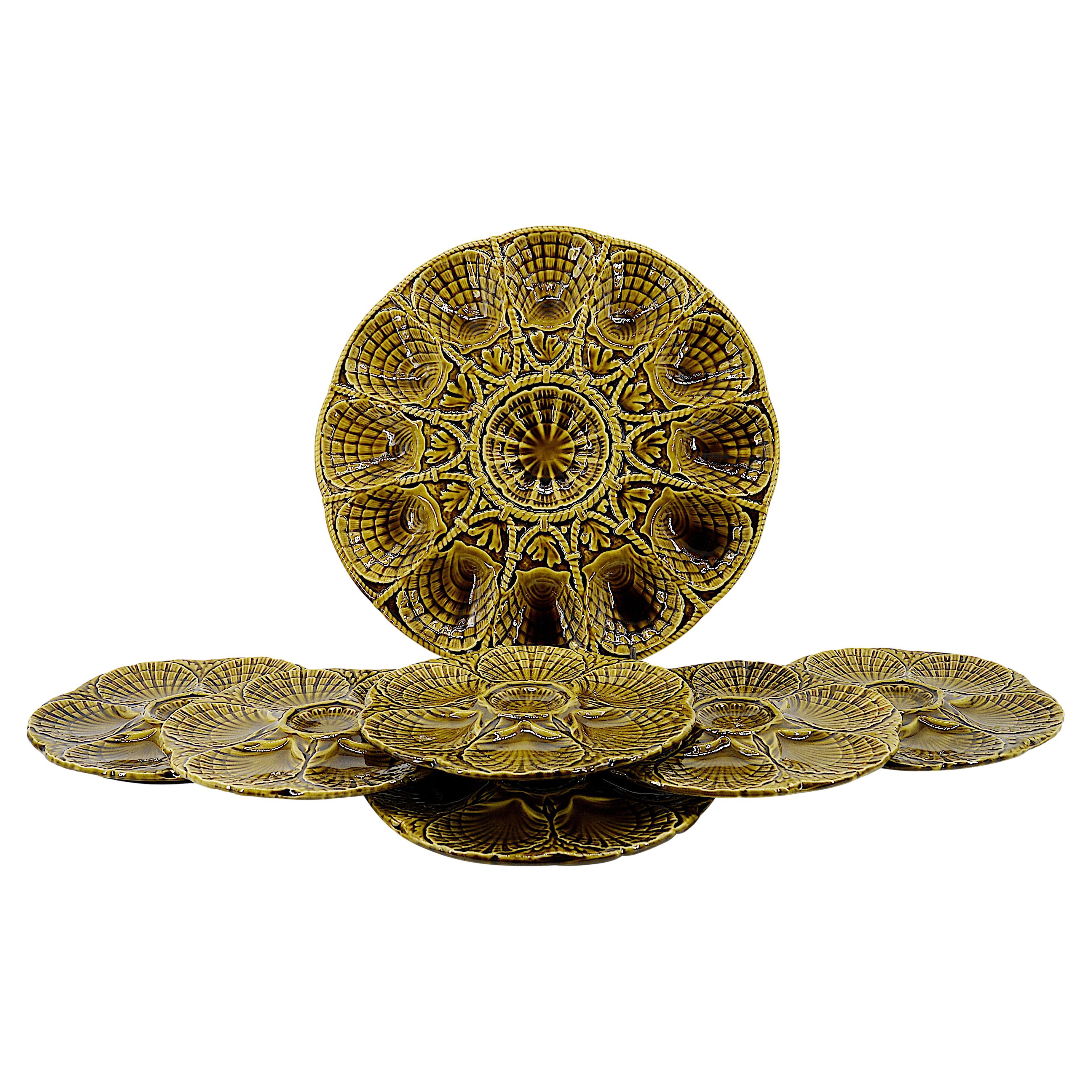 Set of 2 Gold Engraved Large Presentation Plates For Sale at 1stDibs