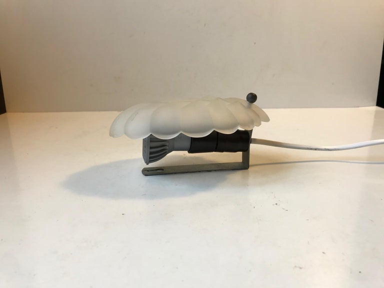 Scandinavian Art Deco Clam Shell Sconce, 1930s For Sale at 1stDibs
