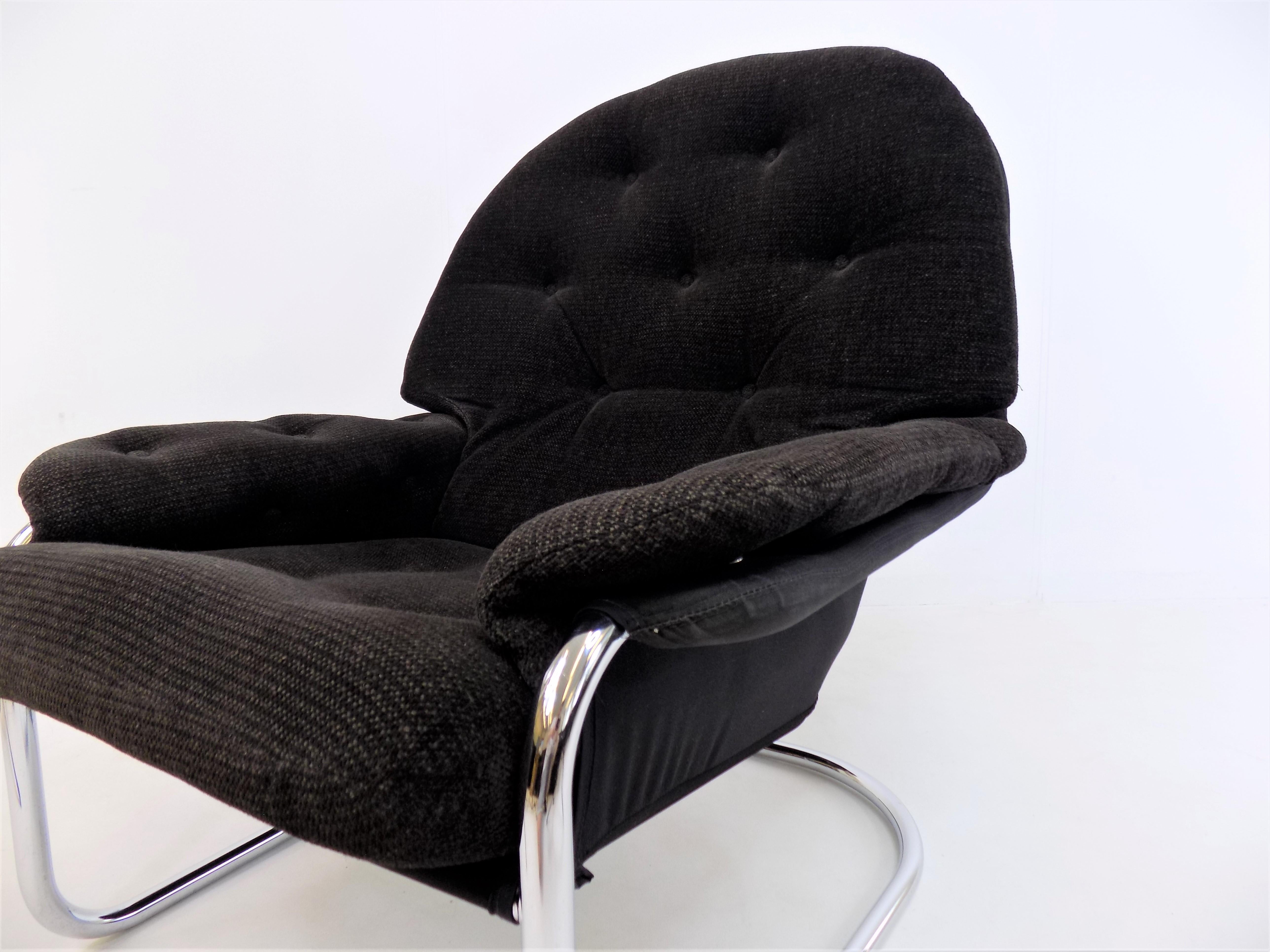 Scandinavian cantilever chair from the 1970s For Sale at 1stDibs