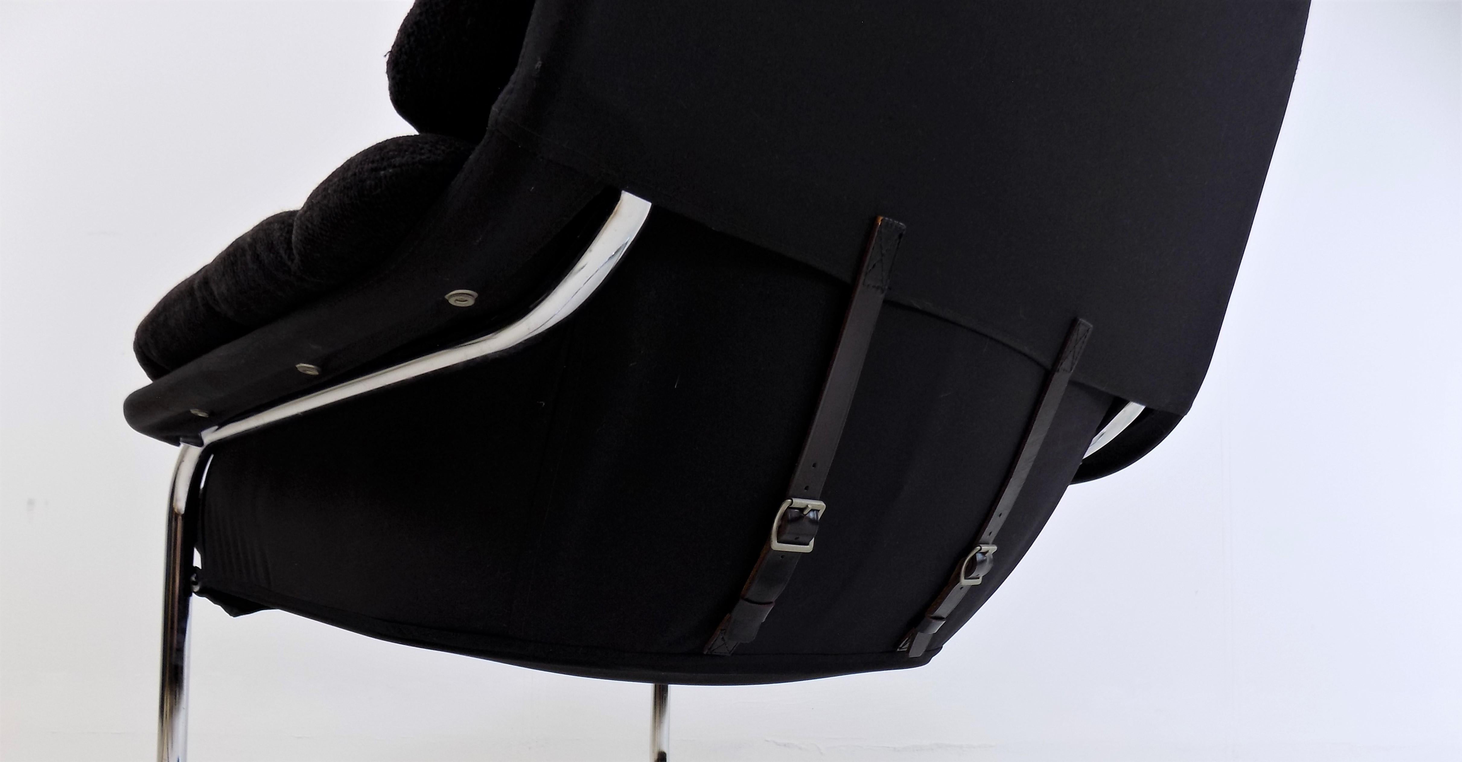Scandinavian cantilever chair from the 1970s For Sale at 1stDibs