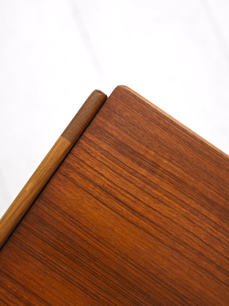 Scandinavian Coffee Table with Double Table Top For Sale at 1stDibs