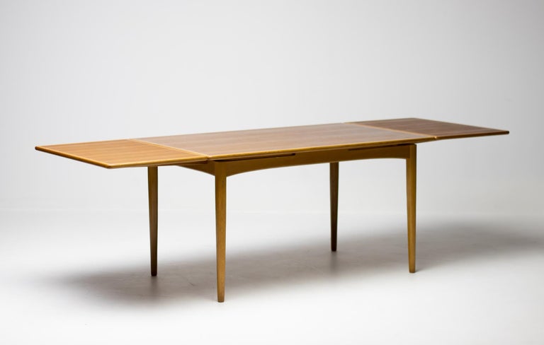 Scandinavian Extendable Dining Table For Sale at 1stDibs