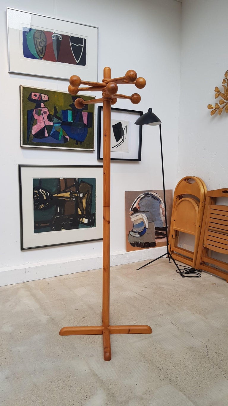 Scandinavian Midcentury Coat Rack in Pine, 1970s For Sale at 1stDibs