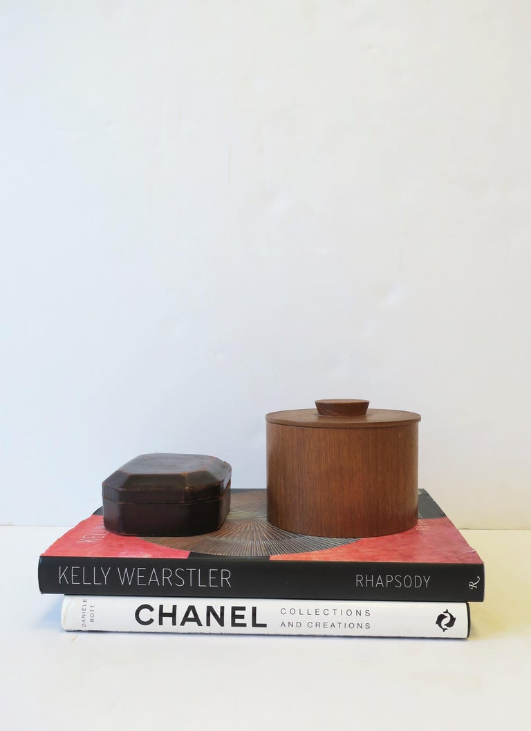 Scandinavian Modern Wood Box For Sale at 1stDibs