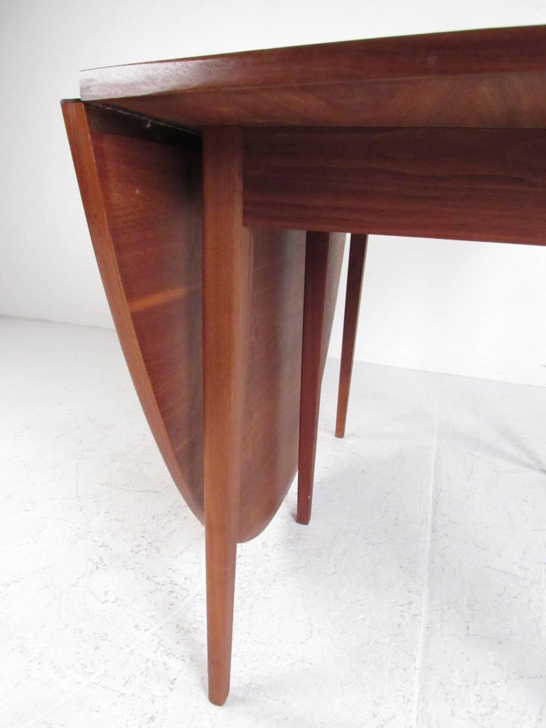 Scandinavian Modern Drop-Leaf Table For Sale at 1stDibs