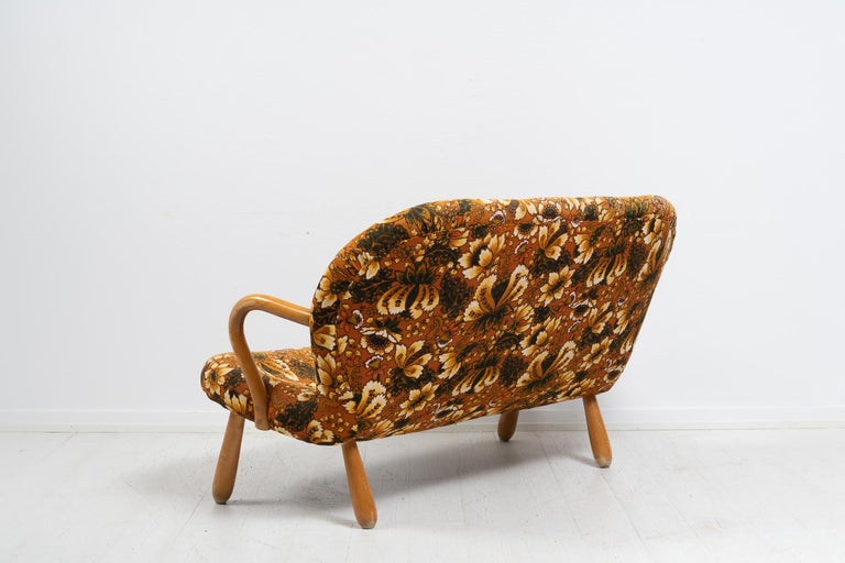Scandinavian Modern Muslinge or Clam Sofa at 1stDibs