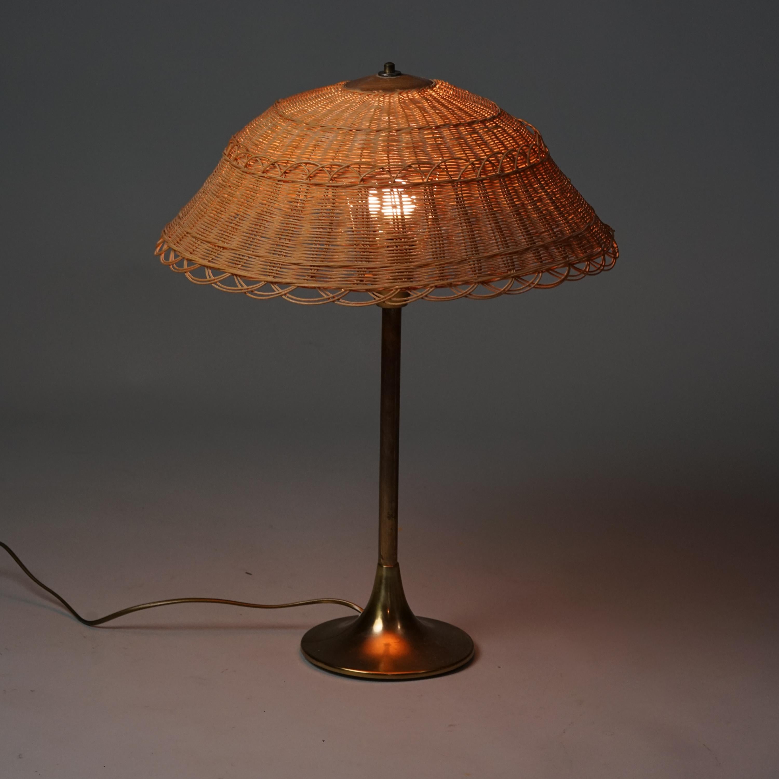 Scandinavian Modern Trumpet Table Lamp, Finland, 1960s For Sale at 1stDibs