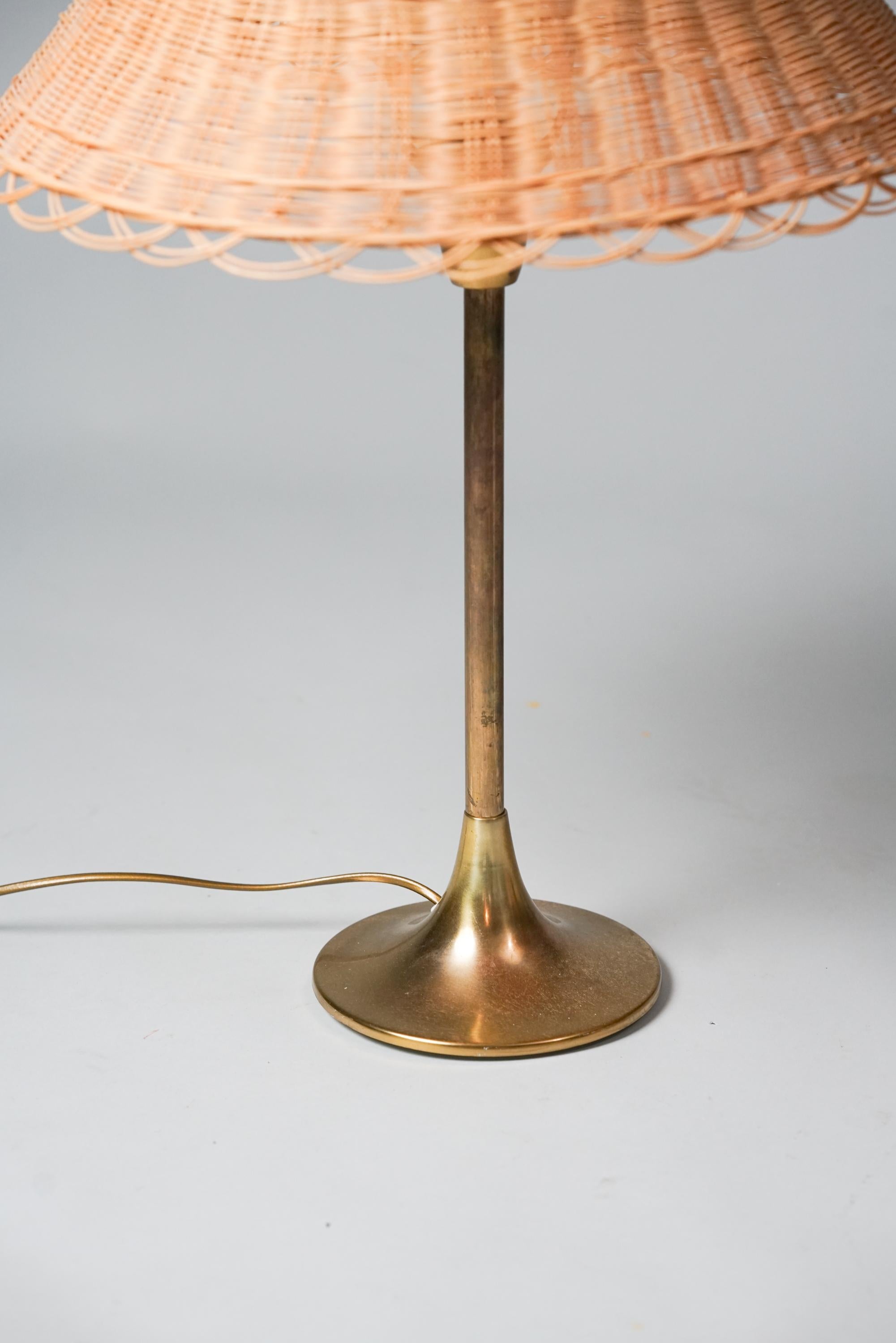 Scandinavian Modern Trumpet Table Lamp, Finland, 1960s For Sale at 1stDibs