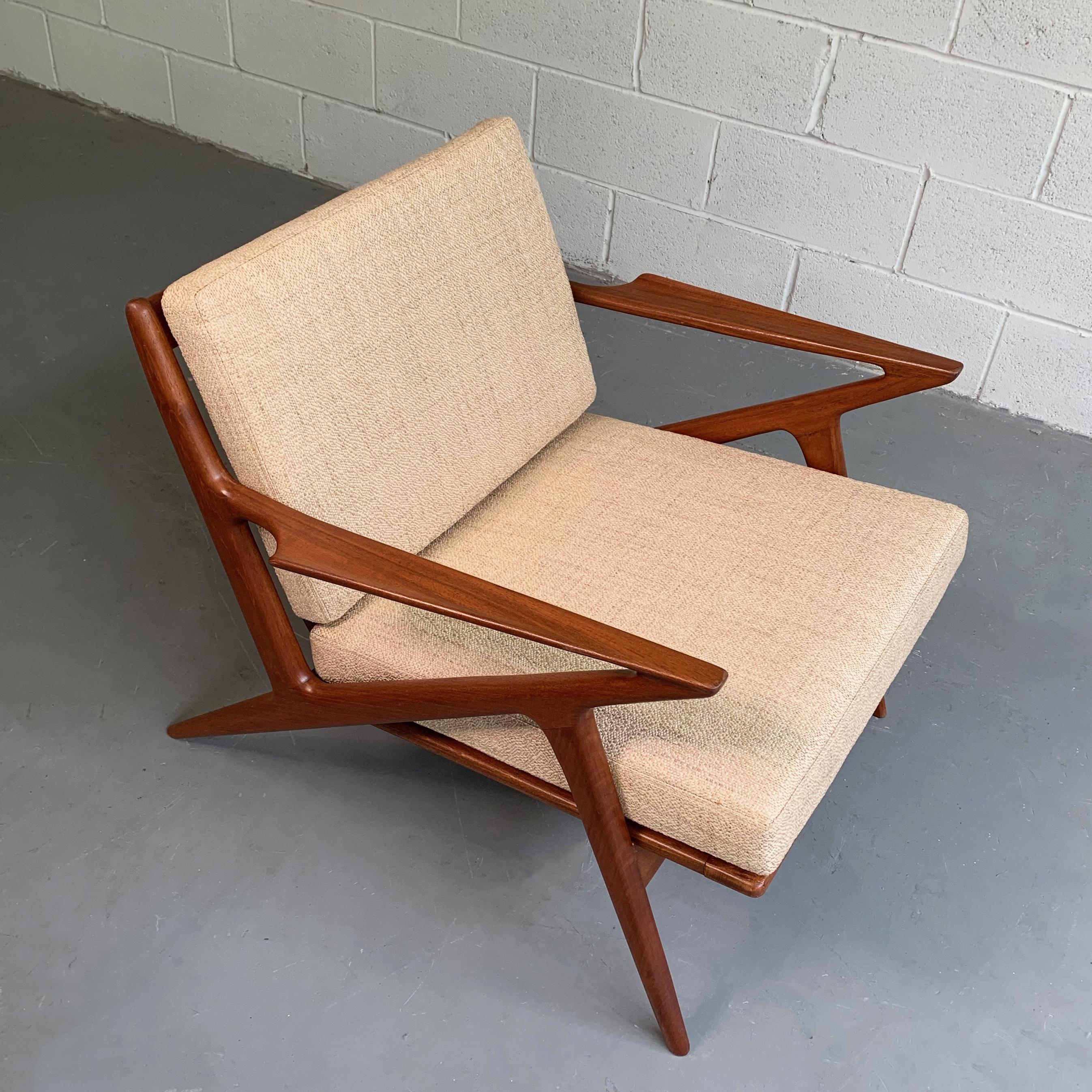 Scandinavian Modern Z Lounge Chair Designed by Poul Jensen at 1stDibs