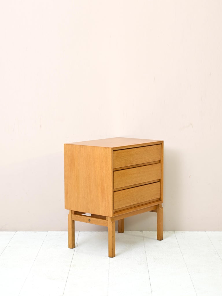 Scandinavian oak chest of drawers For Sale at 1stDibs