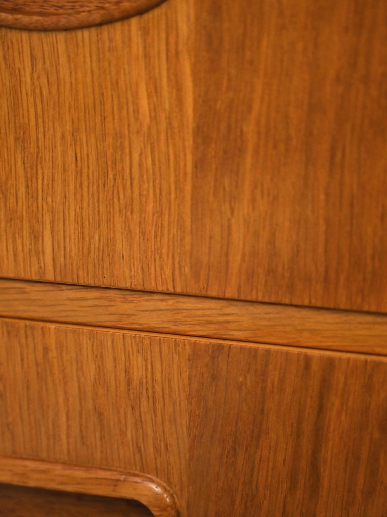 Scandinavian oak chest of drawers For Sale at 1stDibs