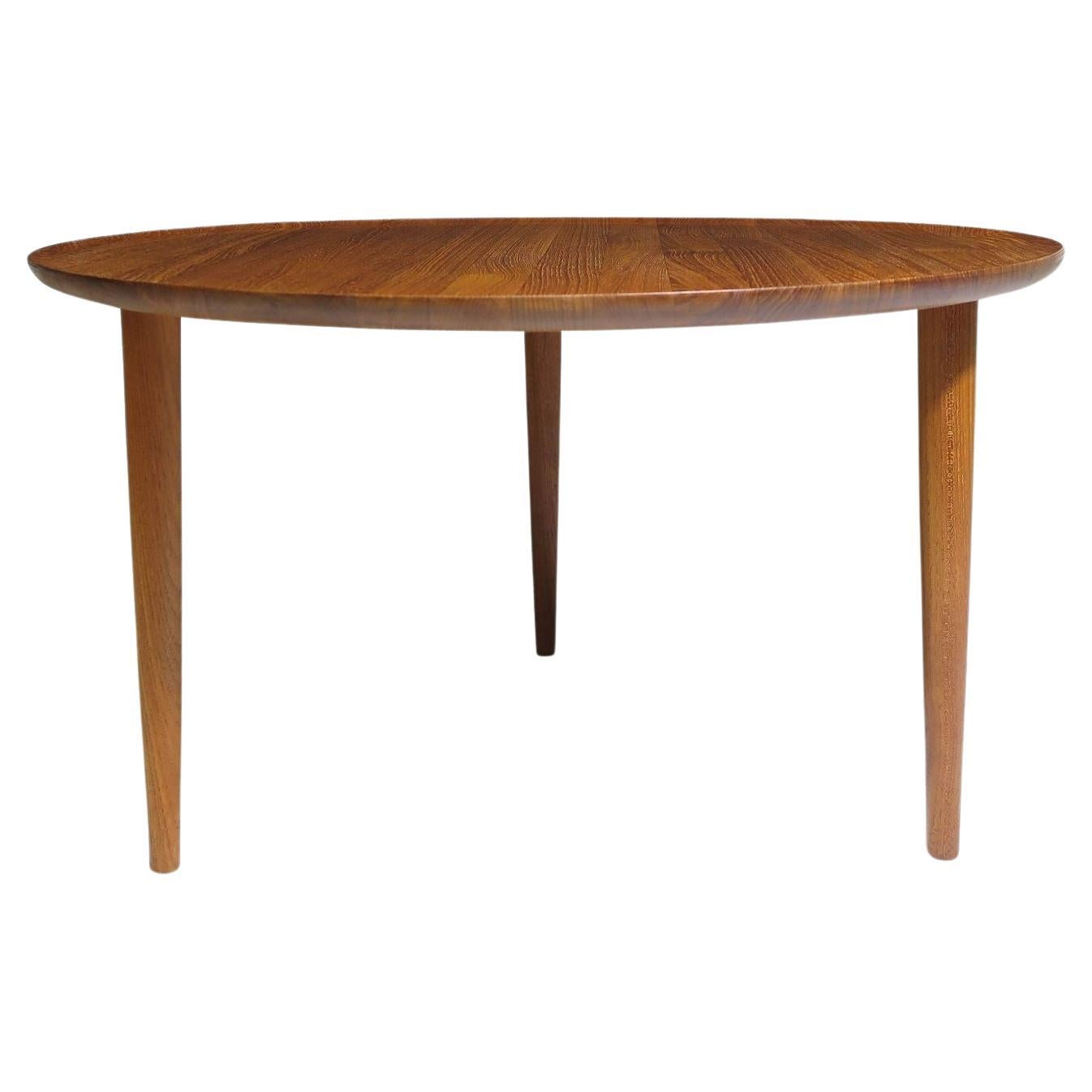 Scandinavian coffee table in teak For Sale at 1stDibs