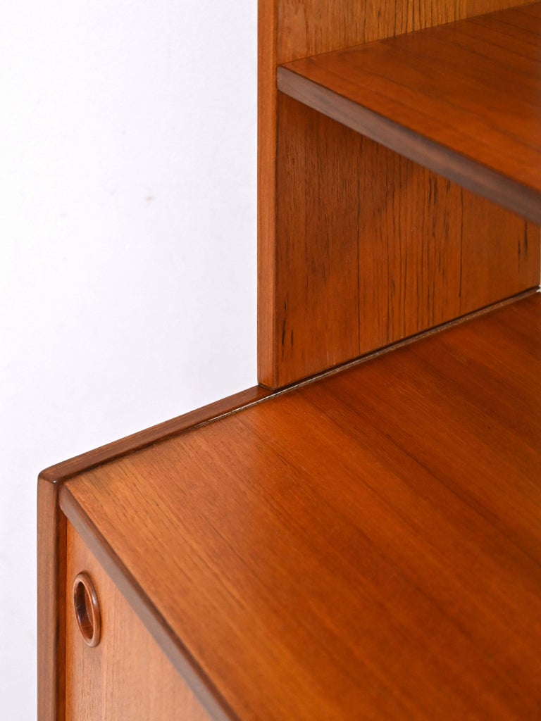 Scandinavian Teak Bookcase For Sale at 1stDibs