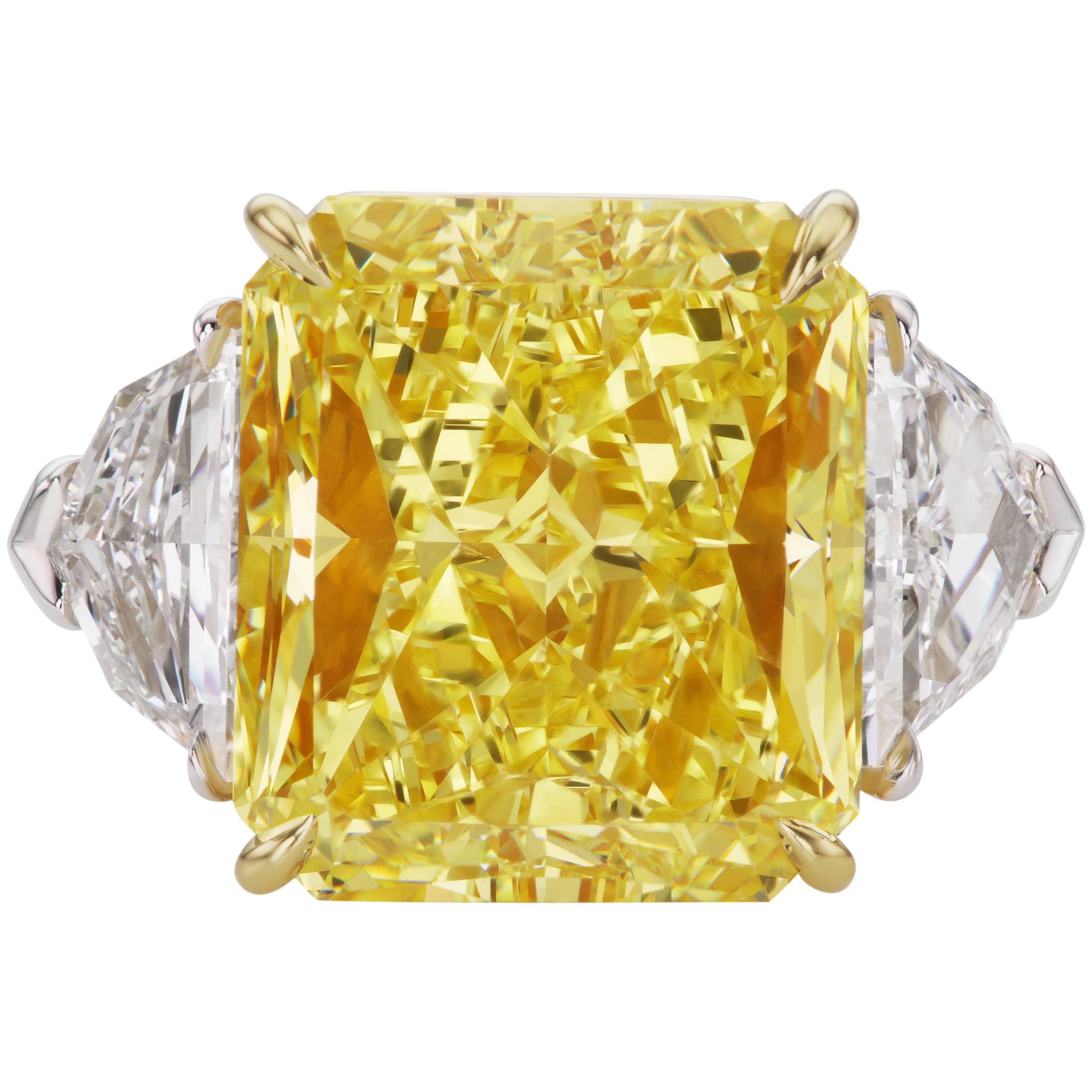 Scarselli Ring 5 Carat Fancy Vivid Yellow Radiant Cut Diamond in ...