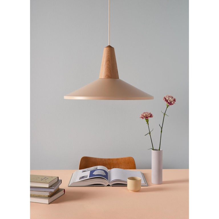Schneid Studio Eikon Shell Wheat, Oak, Pendant Lamp For Sale at 1stDibs