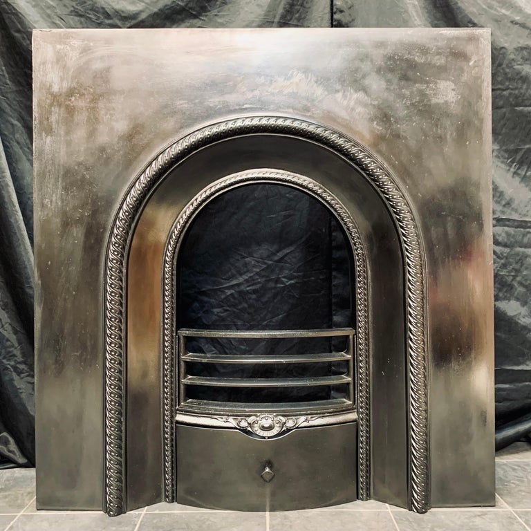 Scottish 19th Century Victorian Cast Iron Arch Insert by Carron of ...