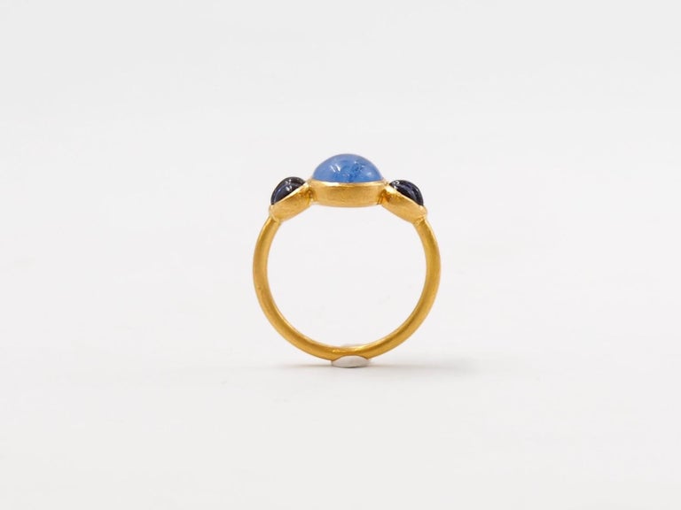 Scrives Blue Hackmanite Cabochon Iolite Shell 22 Karat Gold Ring at ...