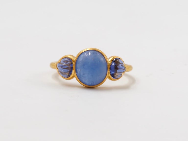 Scrives Blue Hackmanite Cabochon Iolite Shell 22 Karat Gold Ring at ...