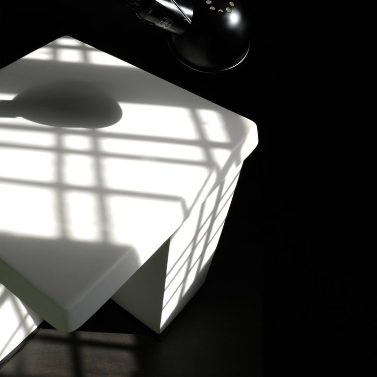 Organic Modern Sculptural 'FRANC' table in Cast Stone by Alentes ...