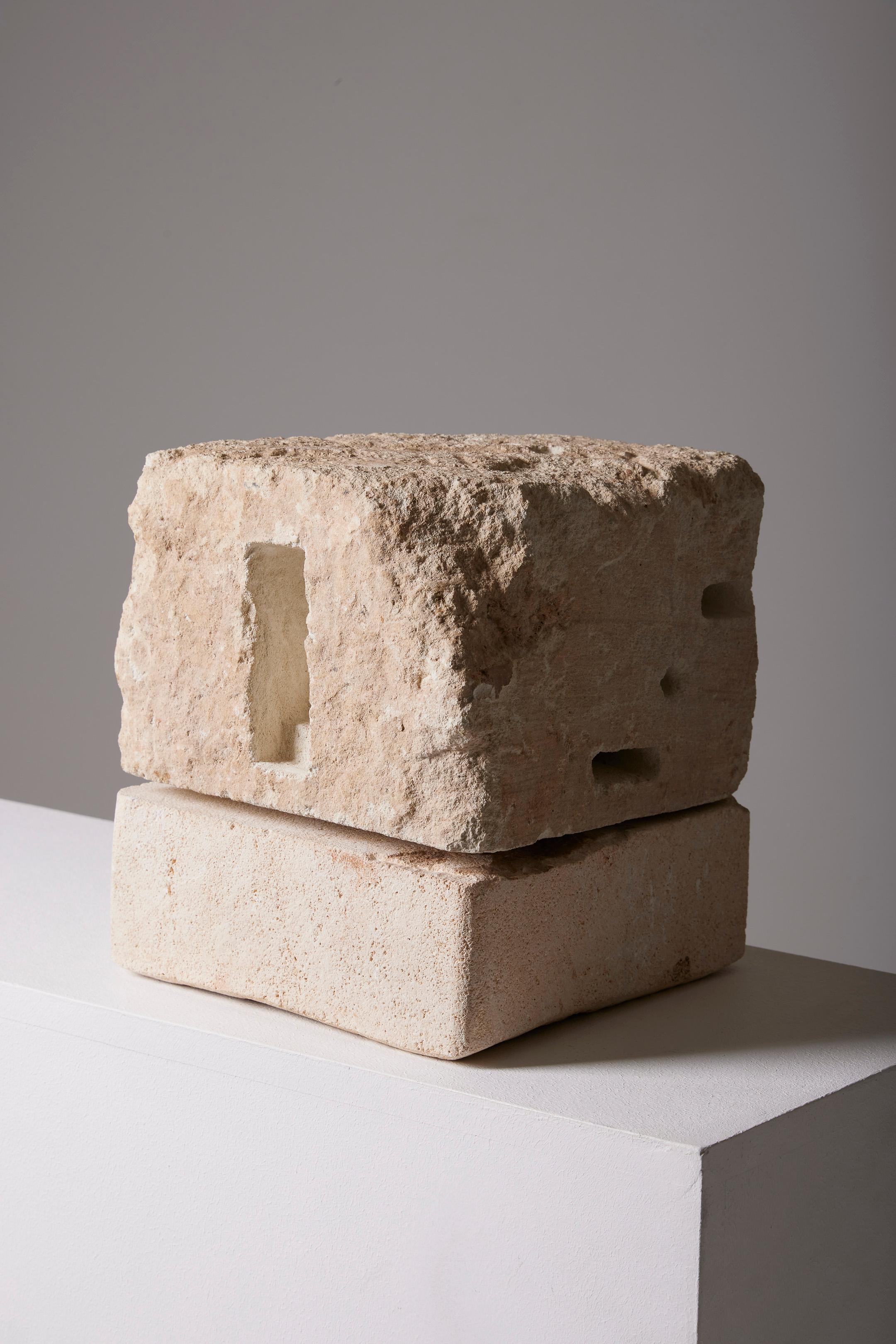 Sculptural lamp in limestone For Sale at 1stDibs