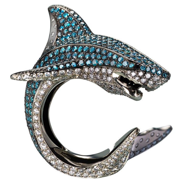 Sculptural shark ring, 18K white gold, 450 diamonds, animal jewelry For ...