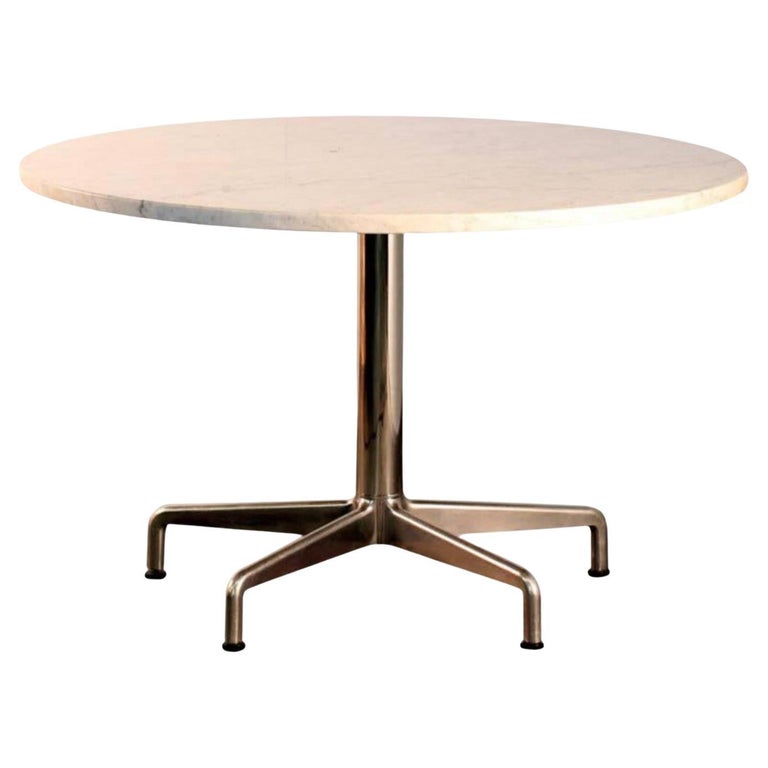 Thick Marble-Top Round 70s Dining Table For Sale at 1stDibs