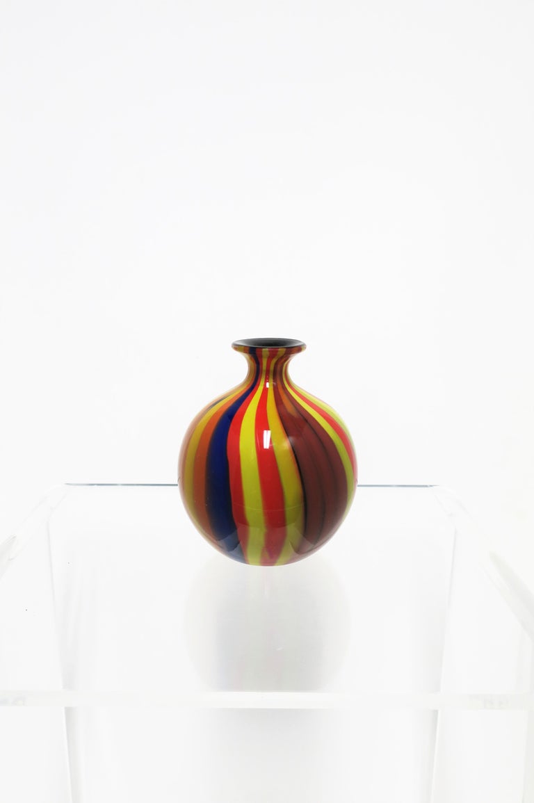 Italian Seguso Viro Murano Art Glass Vase, circa 1990s For Sale at 1stDibs