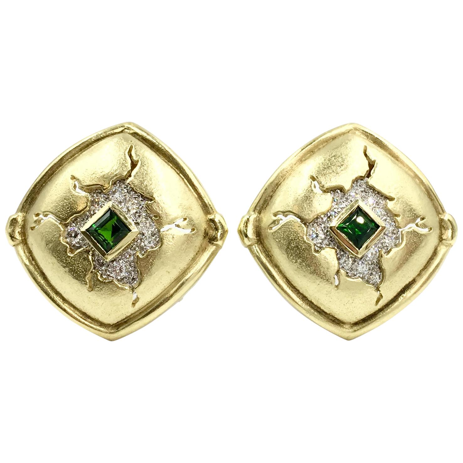 Seidengang 18 Karat and Platinum Diamond and Chrome Tourmaline Button ...