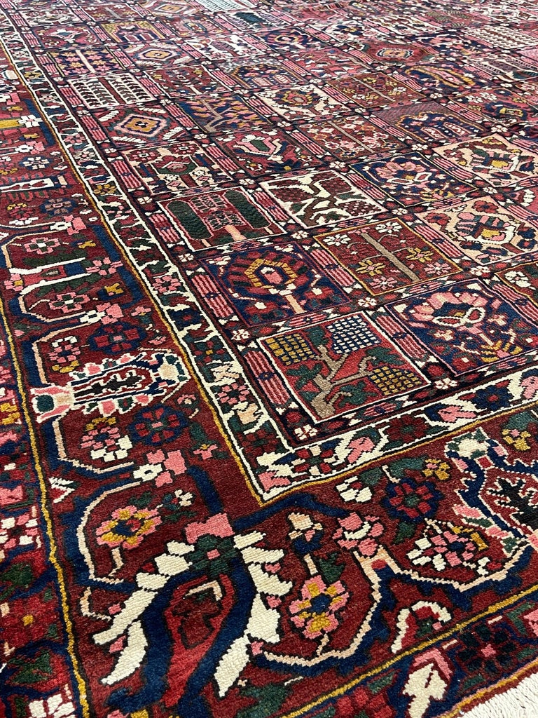 Semi Antique Persian Bakhtiari circa 1940 For Sale at 1stDibs