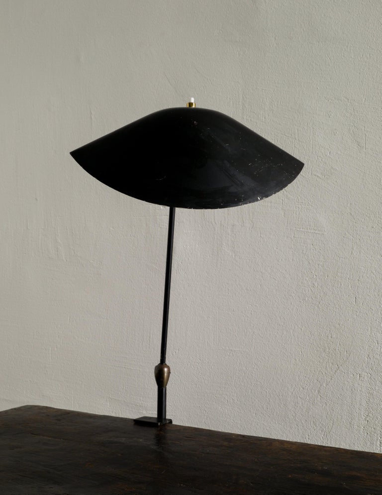 Serge Mouille ""Agrafée"". Lampe de bureau du milieu du siècle par ...