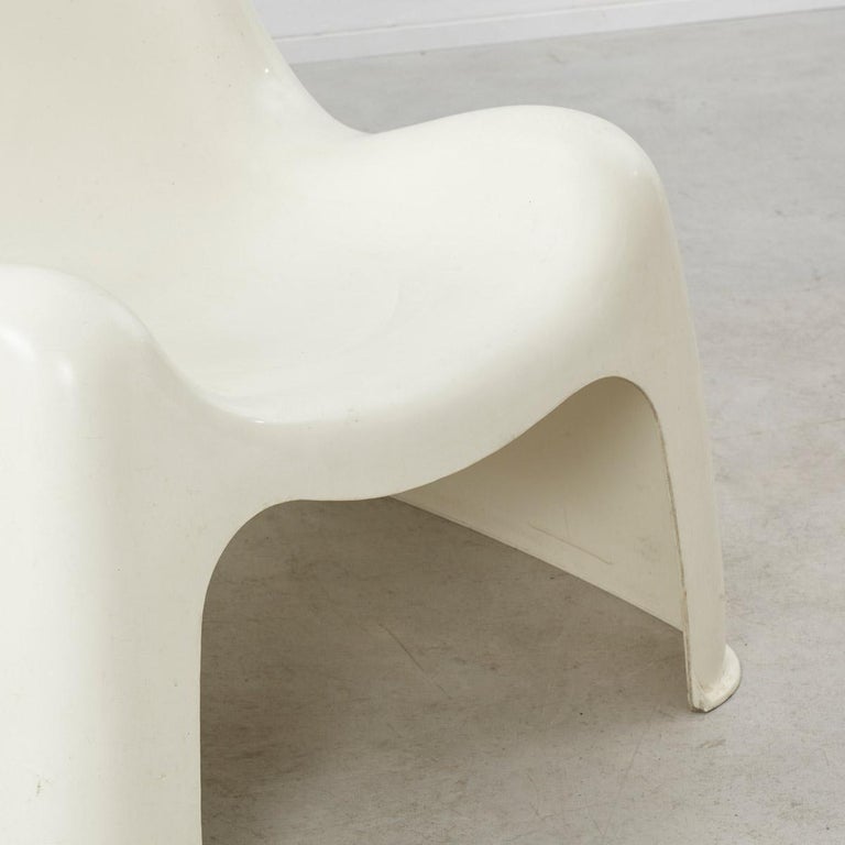 Sergio Mazza Toga Fibreglass Chair for Artemide, Italy, 1968 at 1stDibs ...