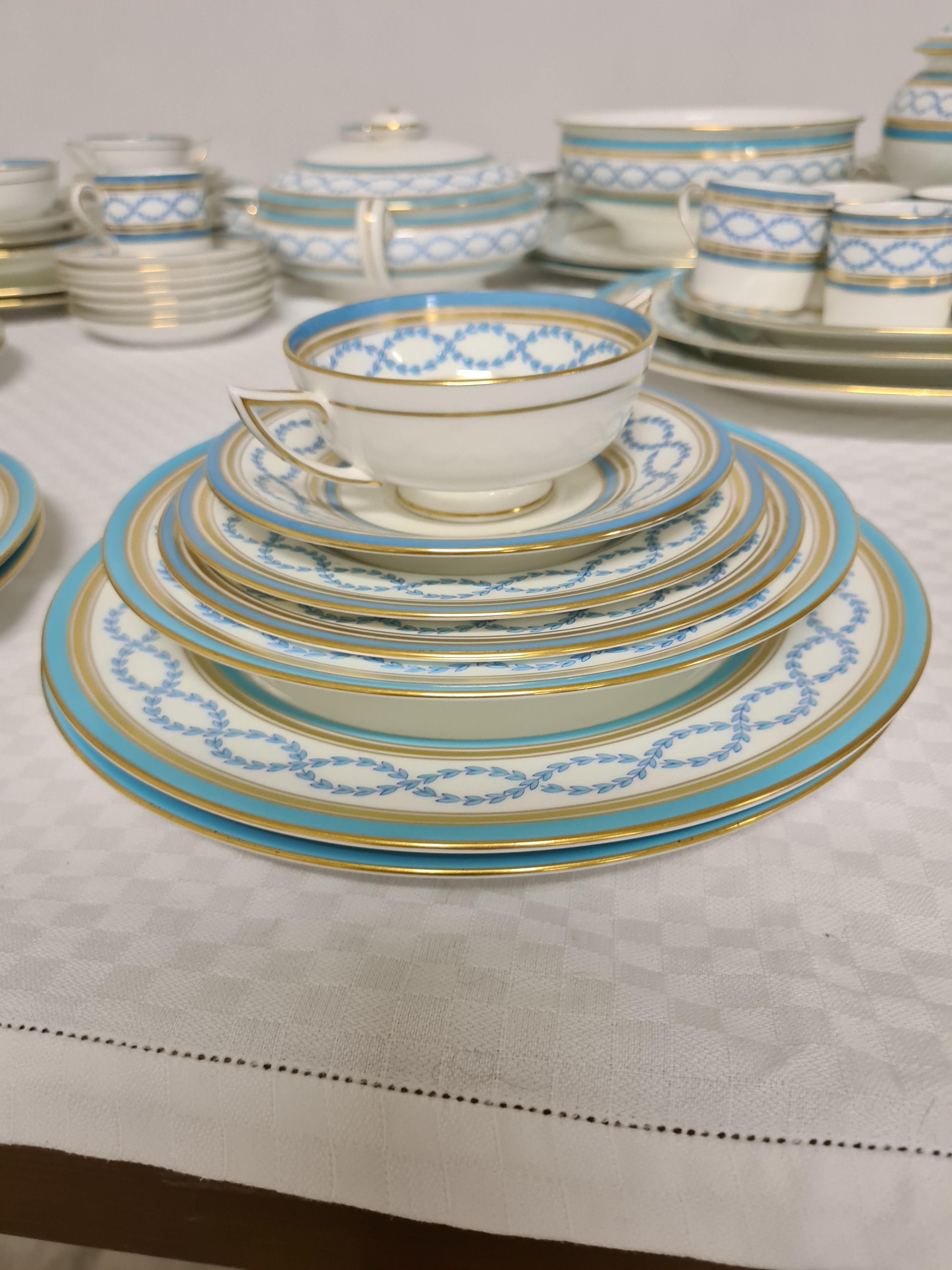 service for 12 people model Antoniette English manufacture Minton For Sale at 1stDibs