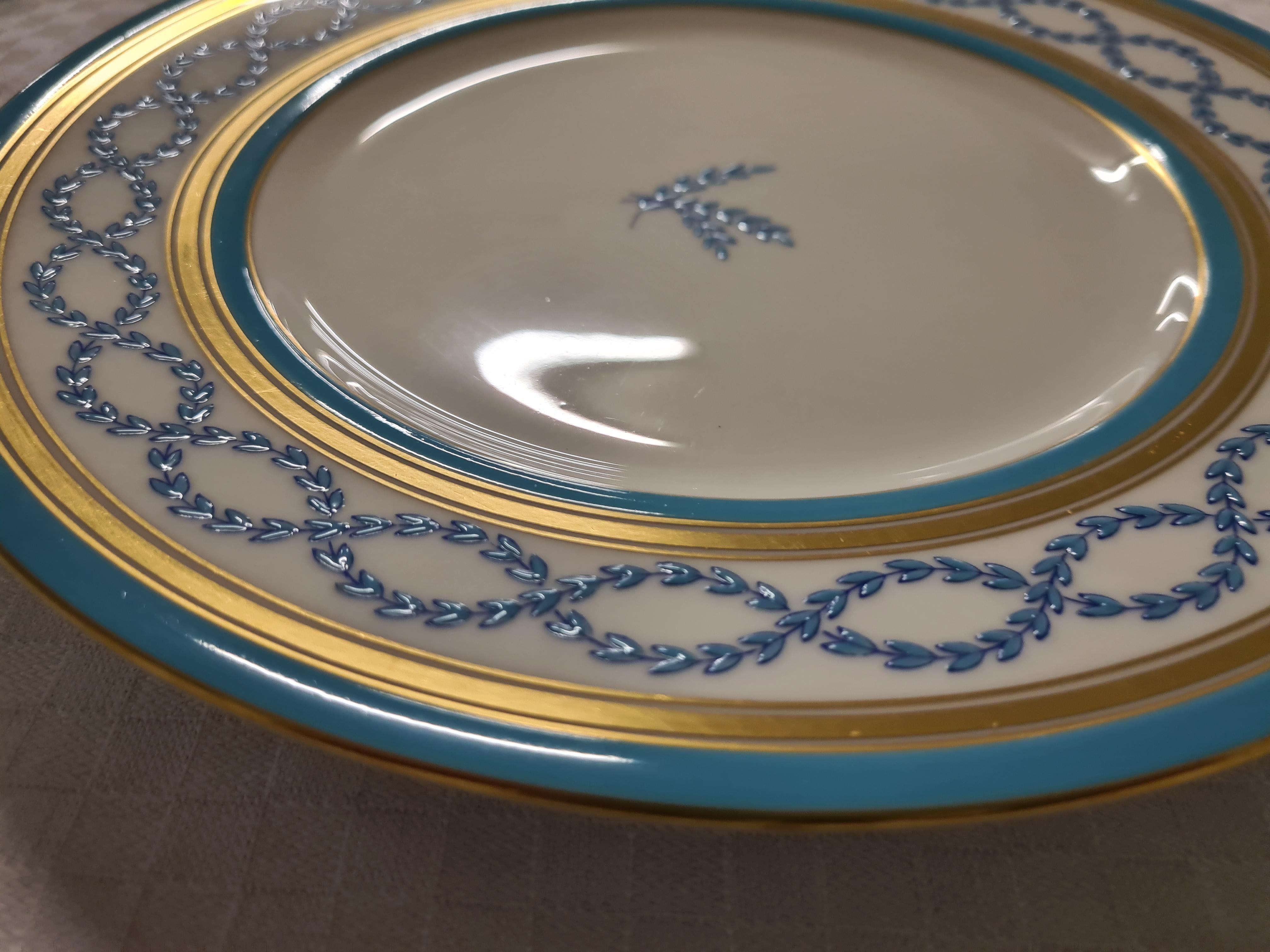 service for 12 people model Antoniette English manufacture Minton For Sale at 1stDibs