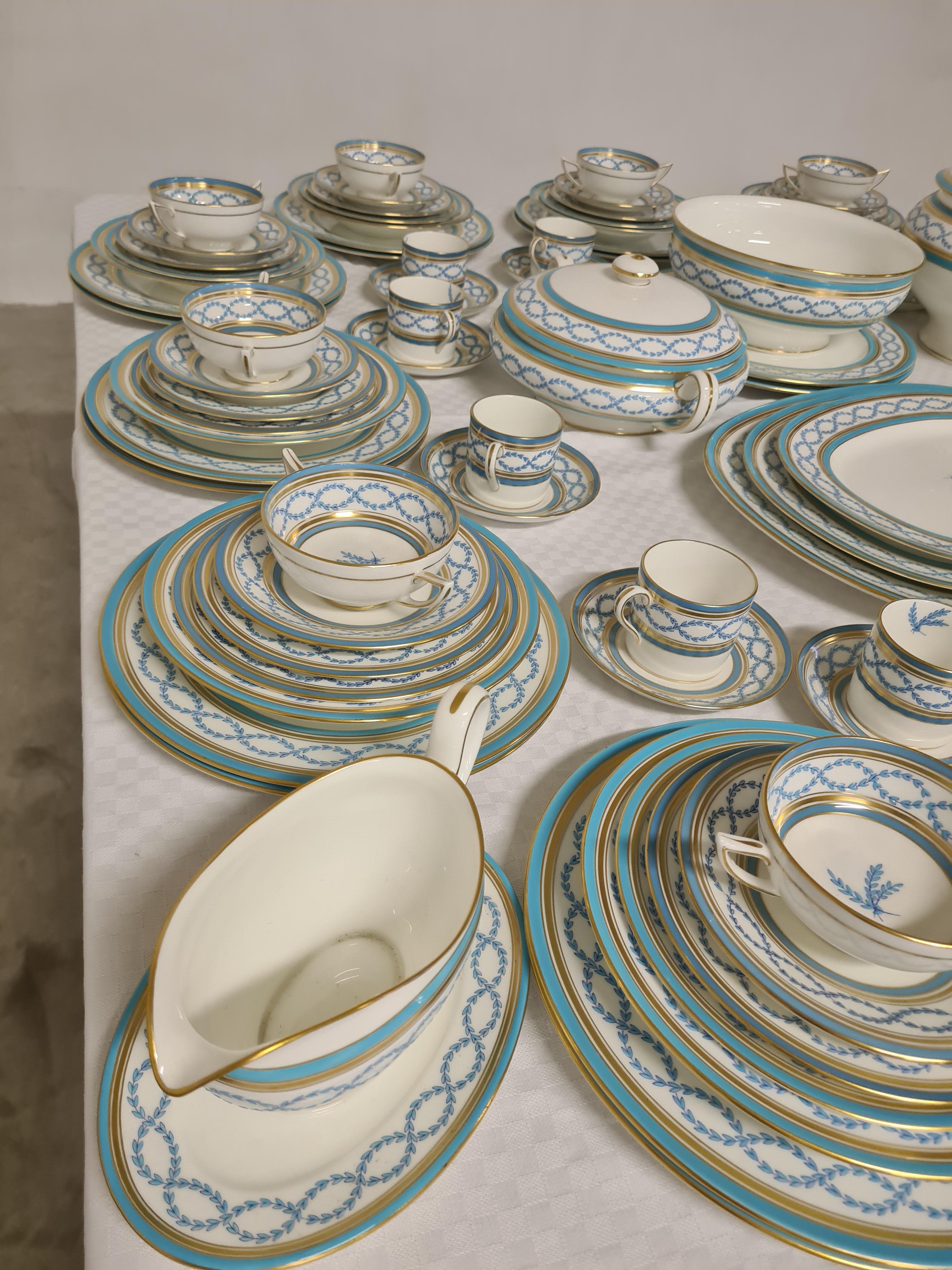 service for 12 people model Antoniette English manufacture Minton For Sale at 1stDibs