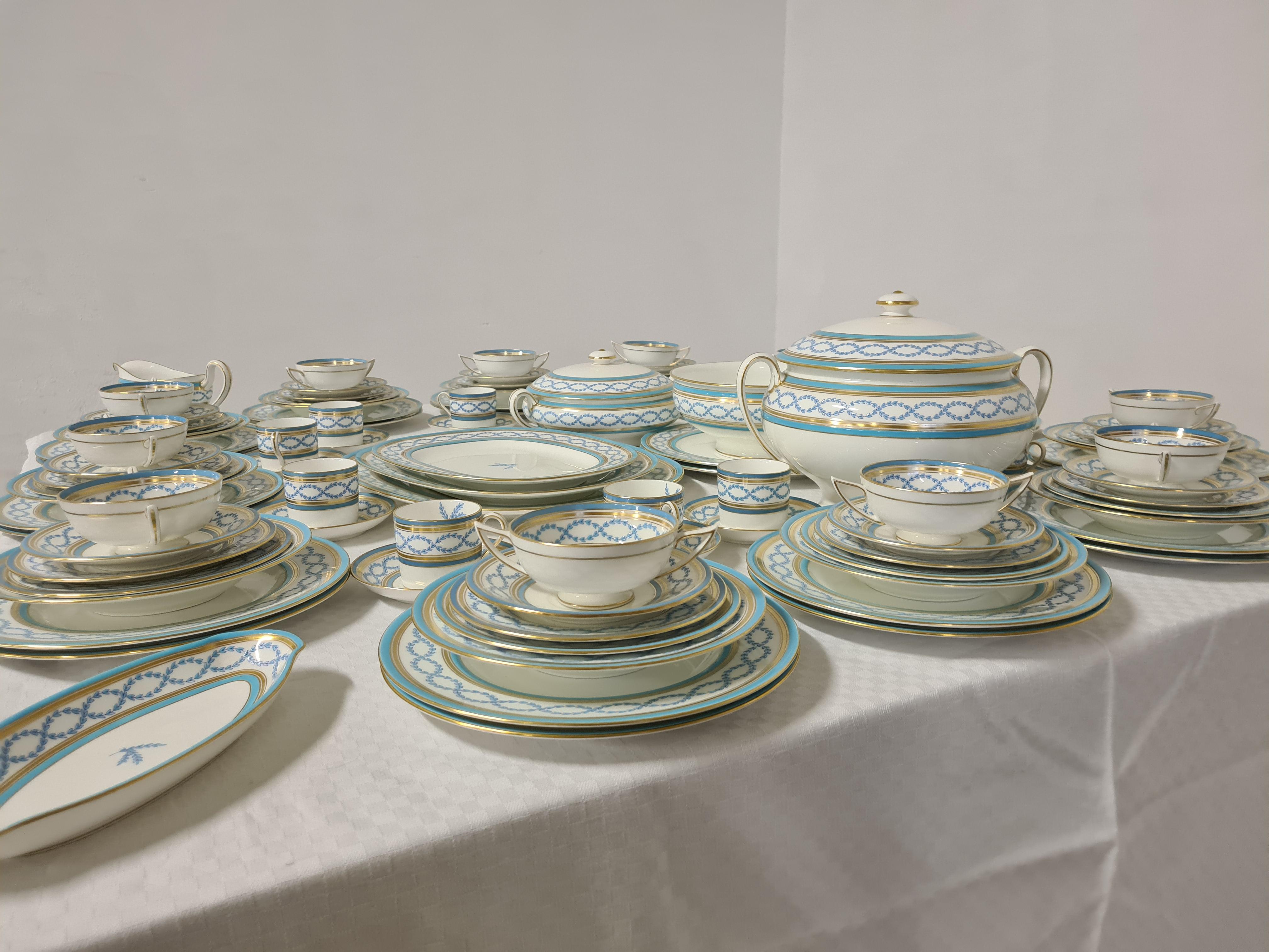 service for 12 people model Antoniette English manufacture Minton For Sale at 1stDibs