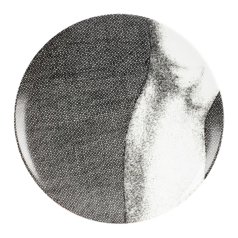 Set 12 Porcelain Plates Eva Black/White For Sale at 1stDibs
