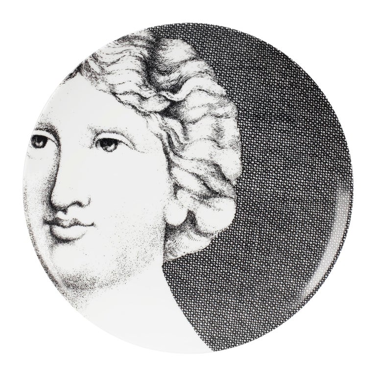 Set 12 Porcelain Plates Eva Black/White For Sale at 1stDibs