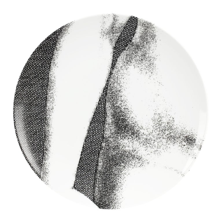 Set 12 Porcelain Plates Eva Black/White For Sale at 1stDibs