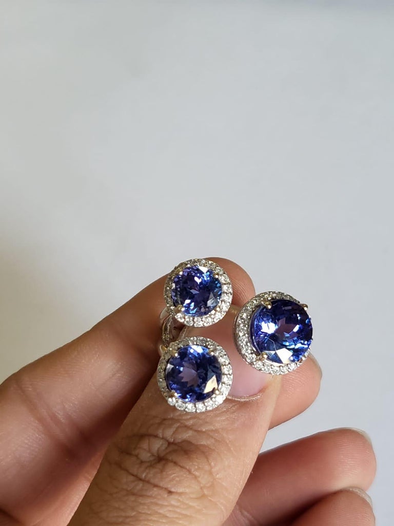 Set in 18K Gold, 9.16 carats Tanzanite and Diamonds Cocktail / Three ...