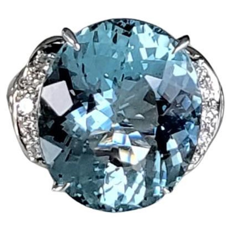 Set in Platinum 900, 11.85 Carats Aquamarine and Diamonds Engagement ...