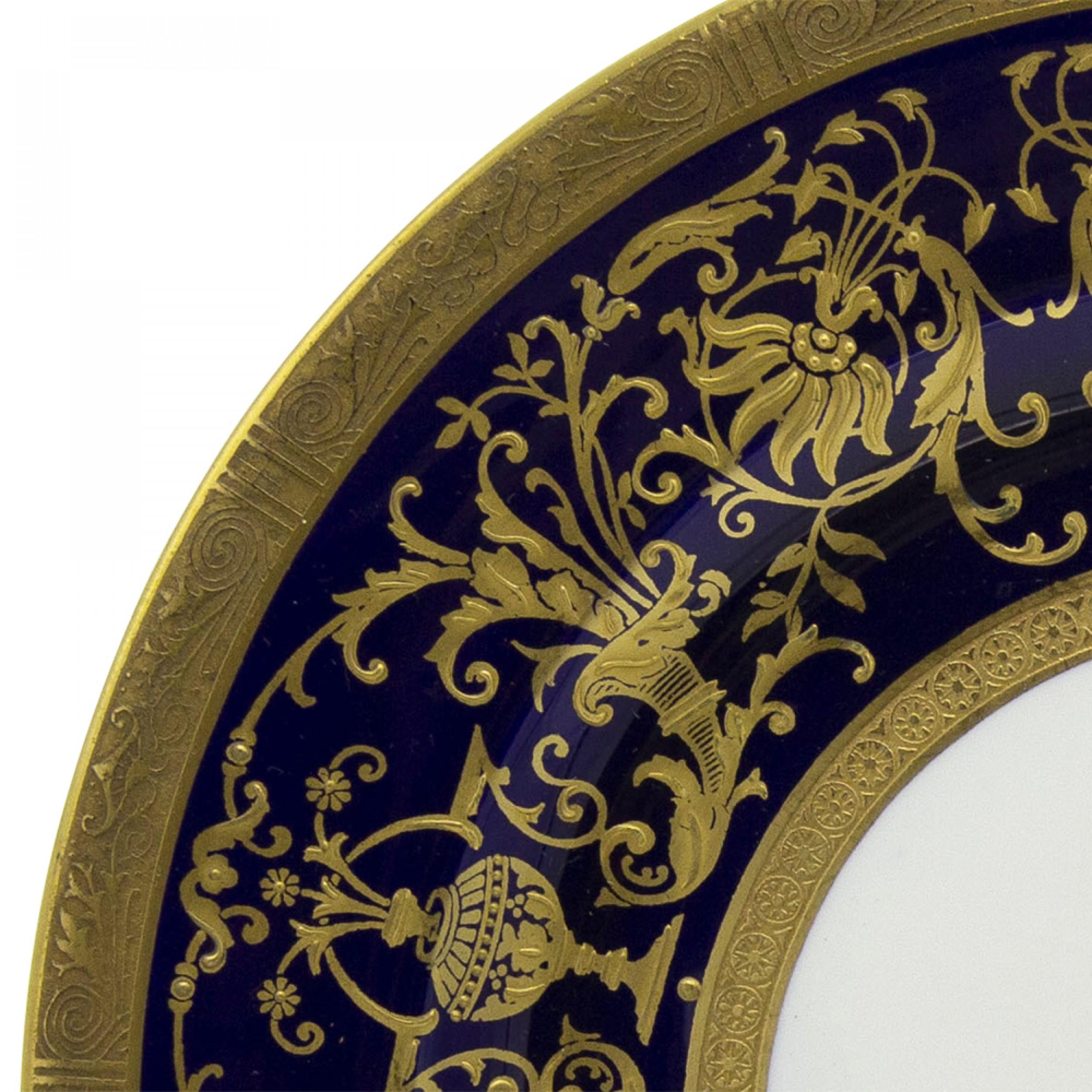 Set of 12 English Victorian Porcelain Dinner Plates For Sale at 1stDibs