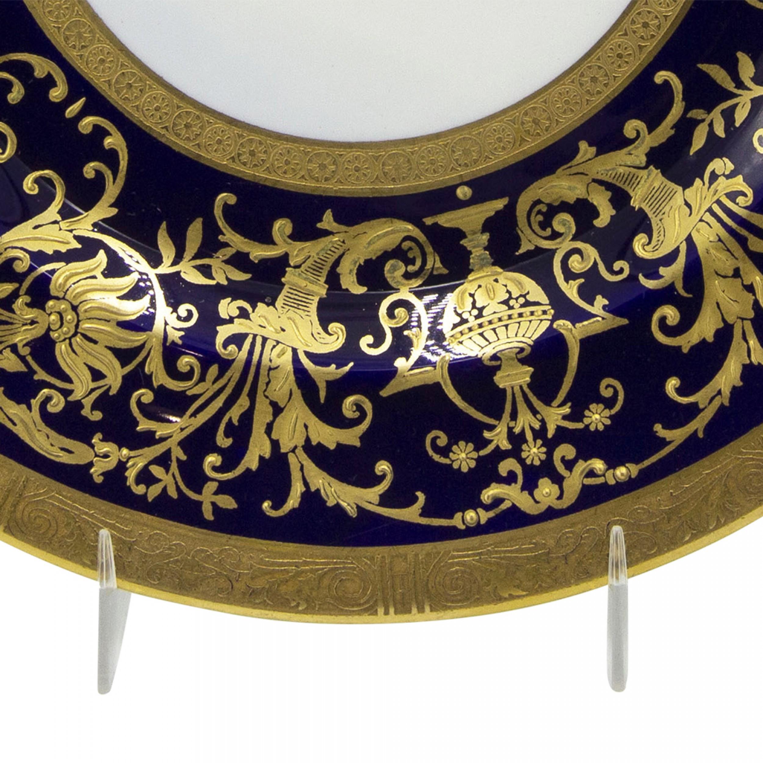 Set of 12 English Victorian Porcelain Dinner Plates For Sale at 1stDibs