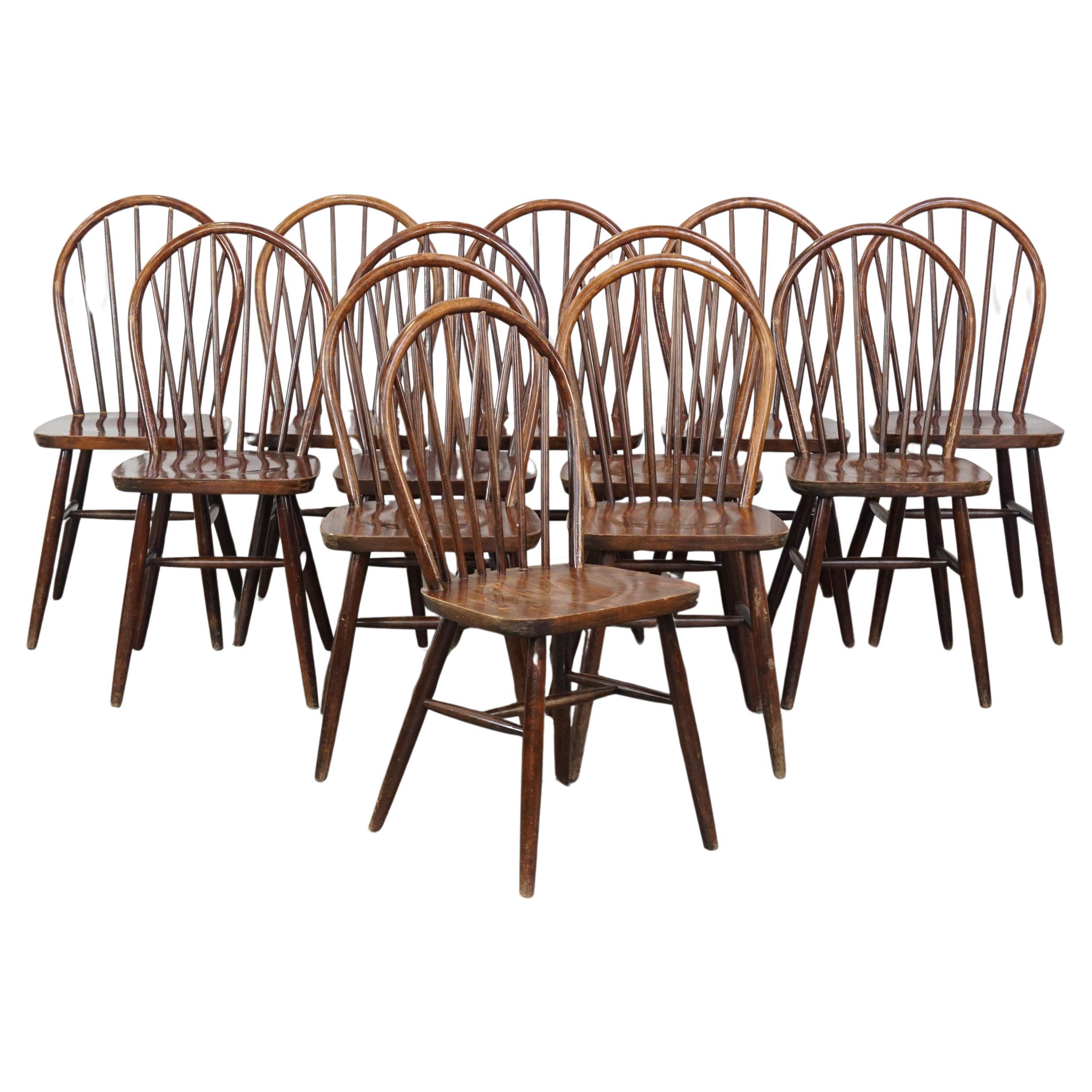 Set of 8 vintage wooden Windsor spindle chairs from the 1970s in ...
