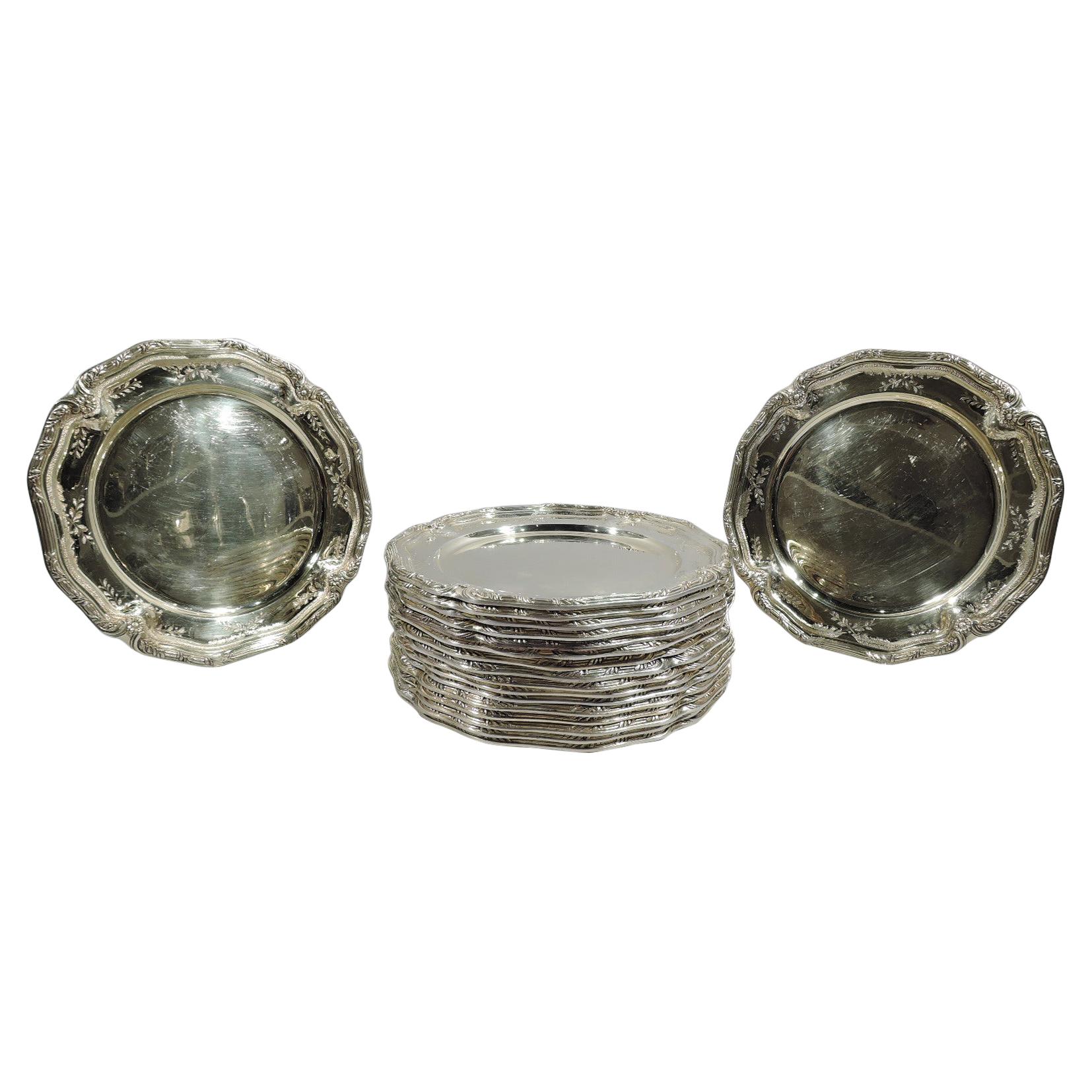 Twelve Georgian Silver Dinner Plates by Wright For Sale at 1stDibs