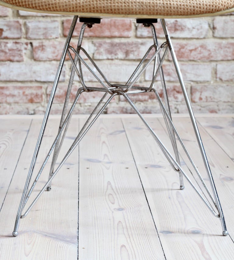 Set of 2 DAR Chairs by Charles and Ray Eames for Herman Miller by ...