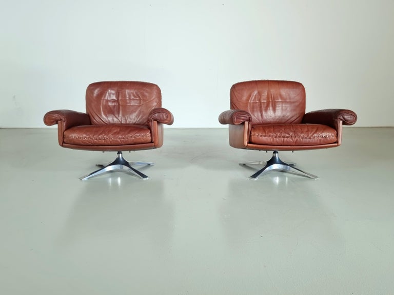 Set of 2 De Sede Ds-31 Swivel Lounge Chairs in Light Brown Leather ...
