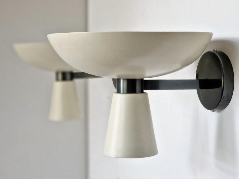 Set of 2 diabolo shaped wall lamps by Stilnovo in white metal and ...